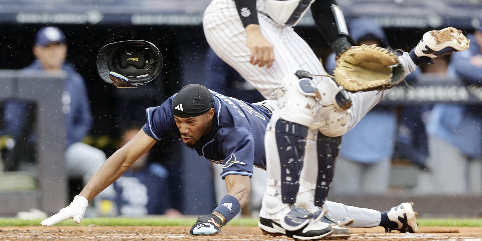 Chandler Simpson scores from second on infield hit vs. Yankees