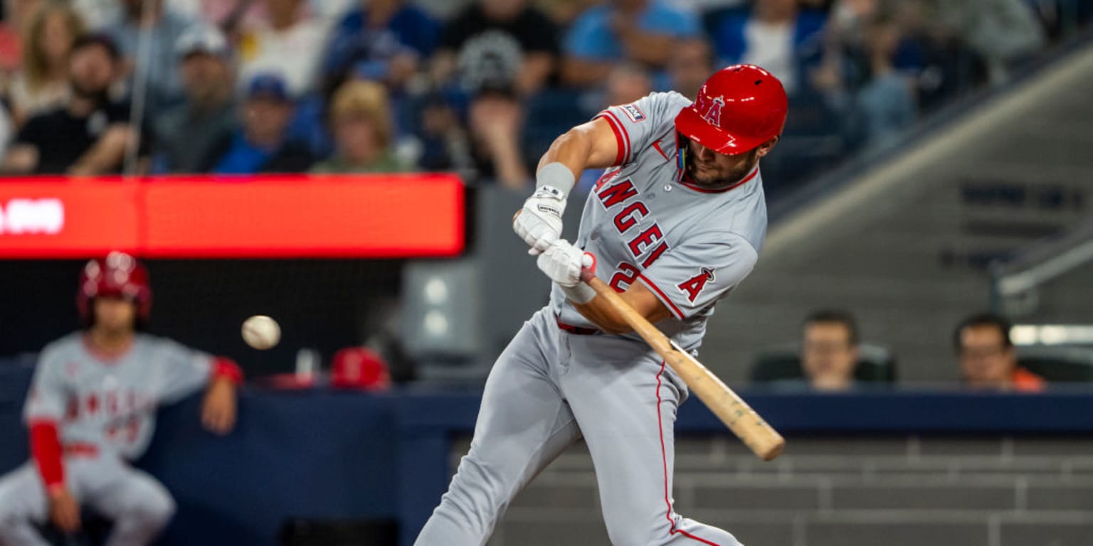 Niko Kavadas gets ball returned from first Major League hit