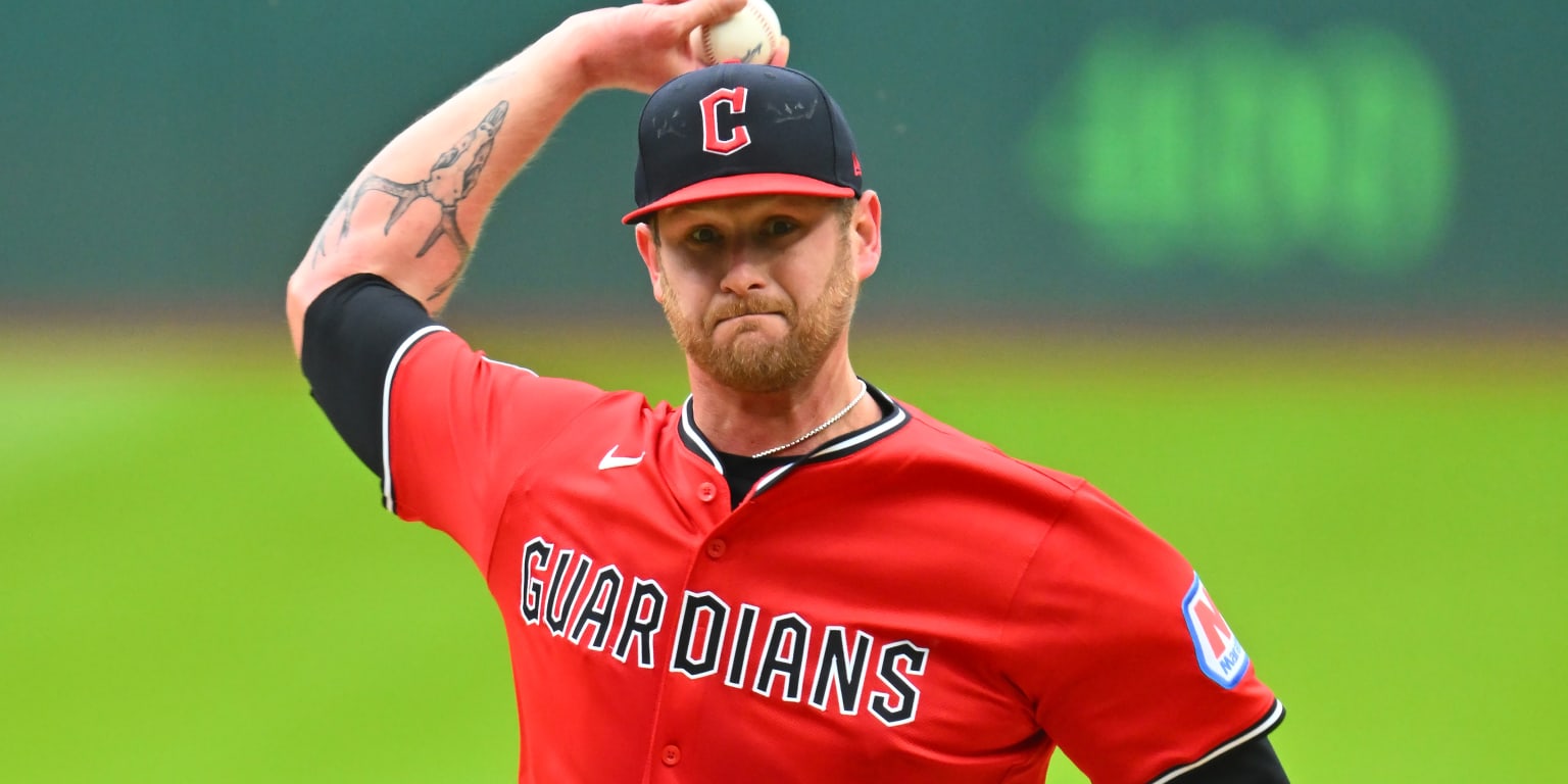 Ben Lively placed on injured list with right flexor tendon strain