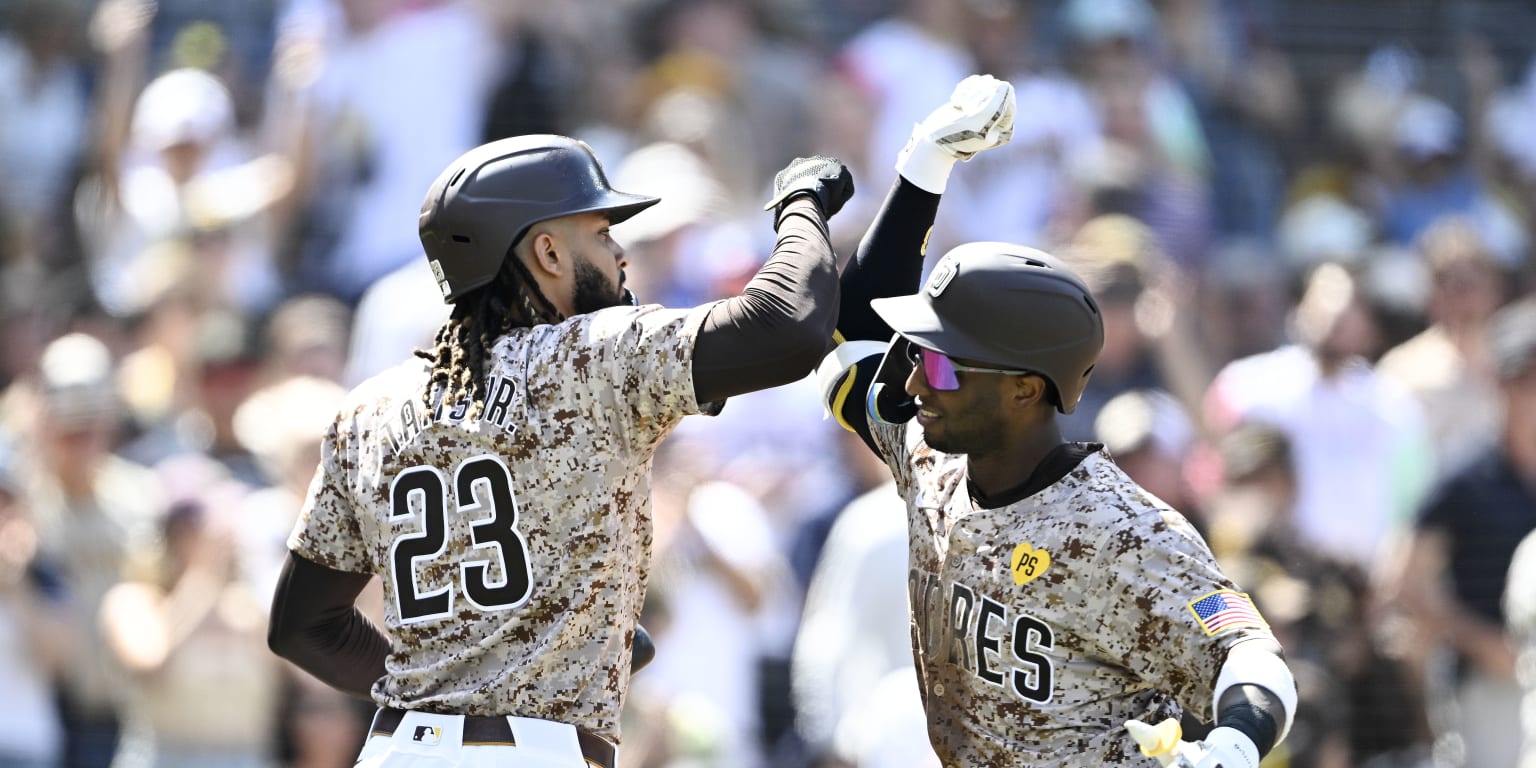 Padres sweep White Sox; playoff clinch delayed