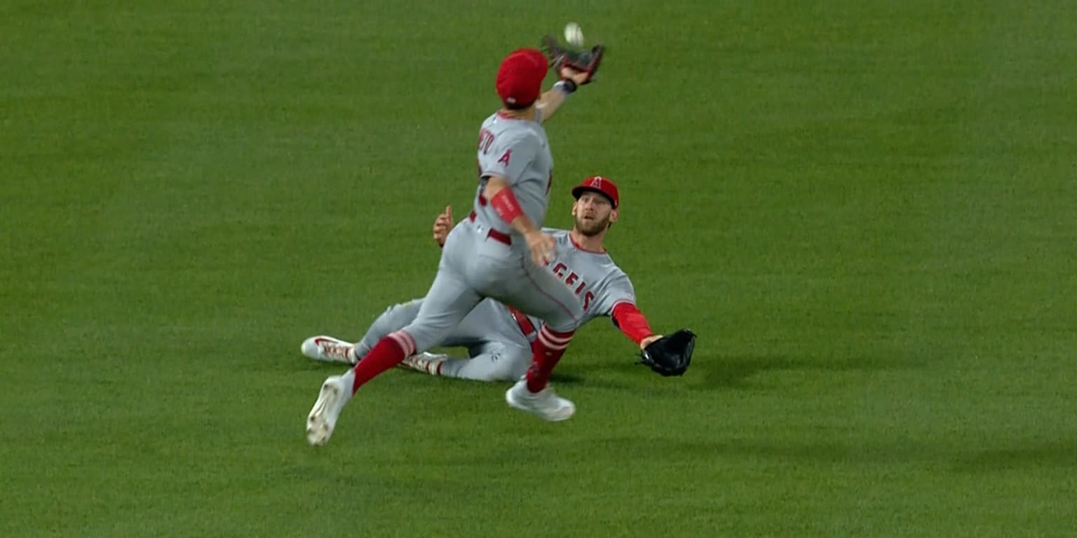 Angels rookie Zach Neto makes amazing play at shortstop