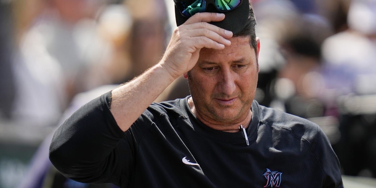 Marlins promote John Mabry, hire Bill Mueller