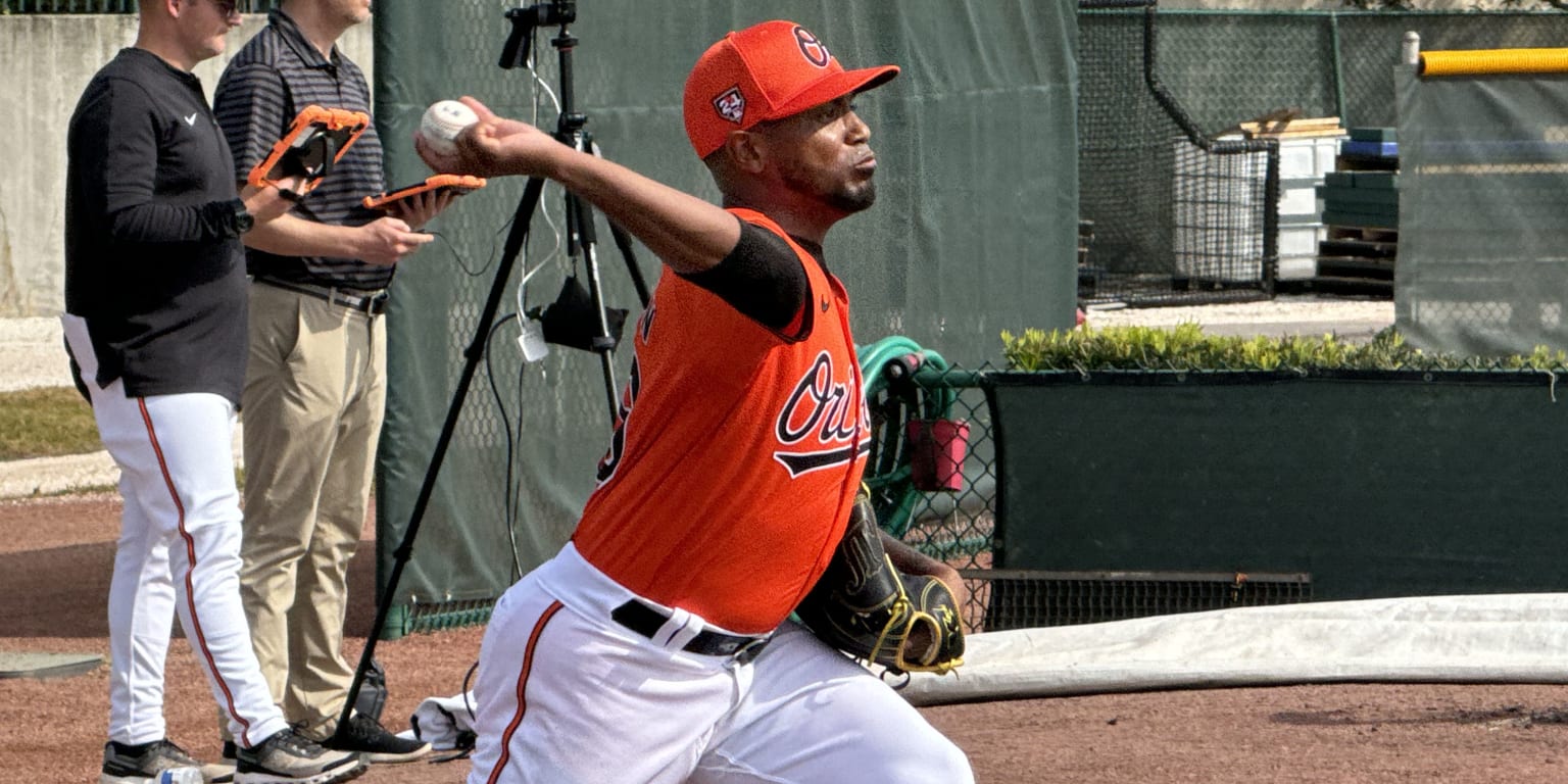 Julio Teheran, Kolten Wong arrive to Orioles camp