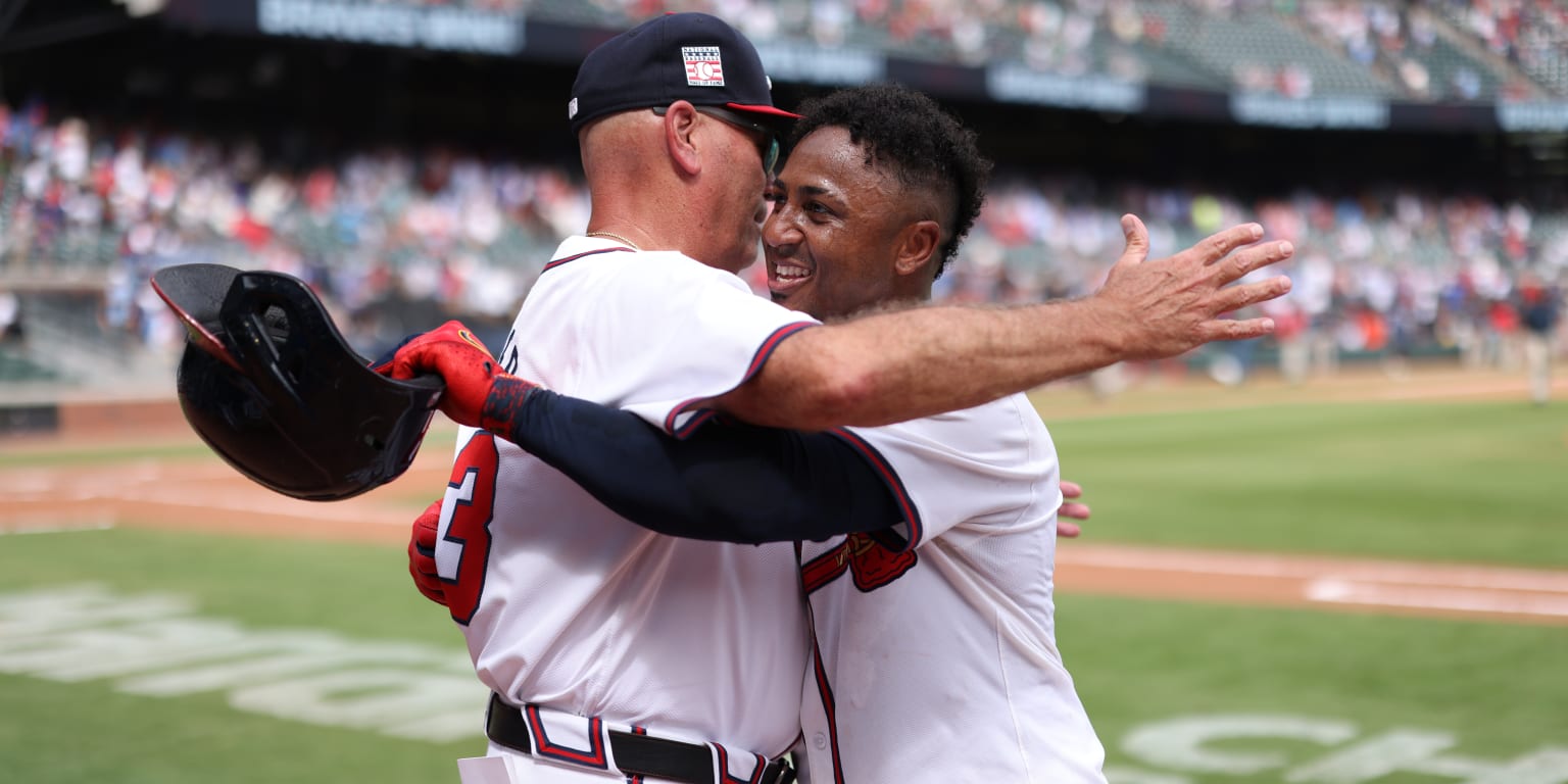 Ozzie Albies, Eddie Rosario clutch in Braves' walk-off win