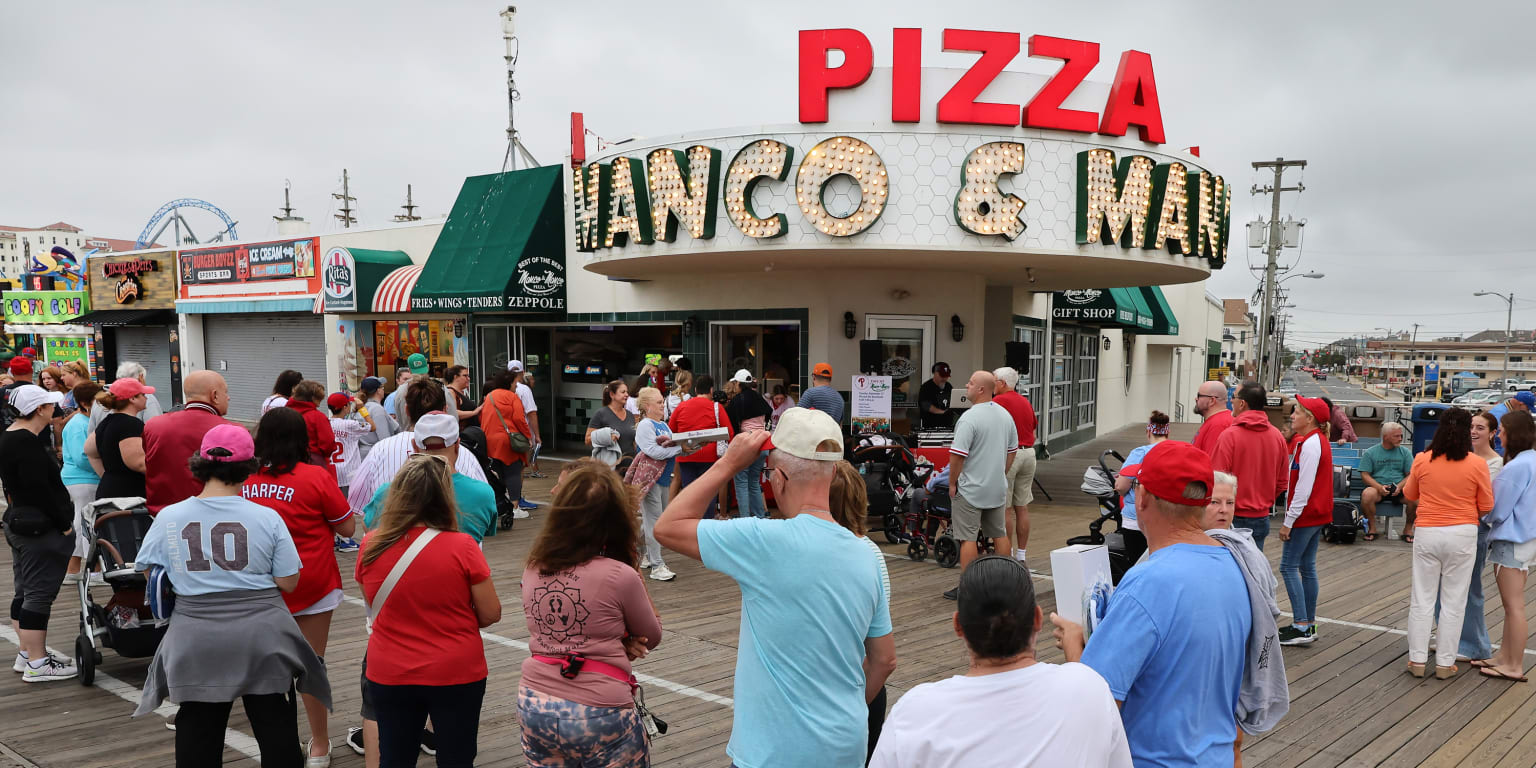 Phanatic and Phillies alumni visit Ocean City boardwalk for Phillies ...
