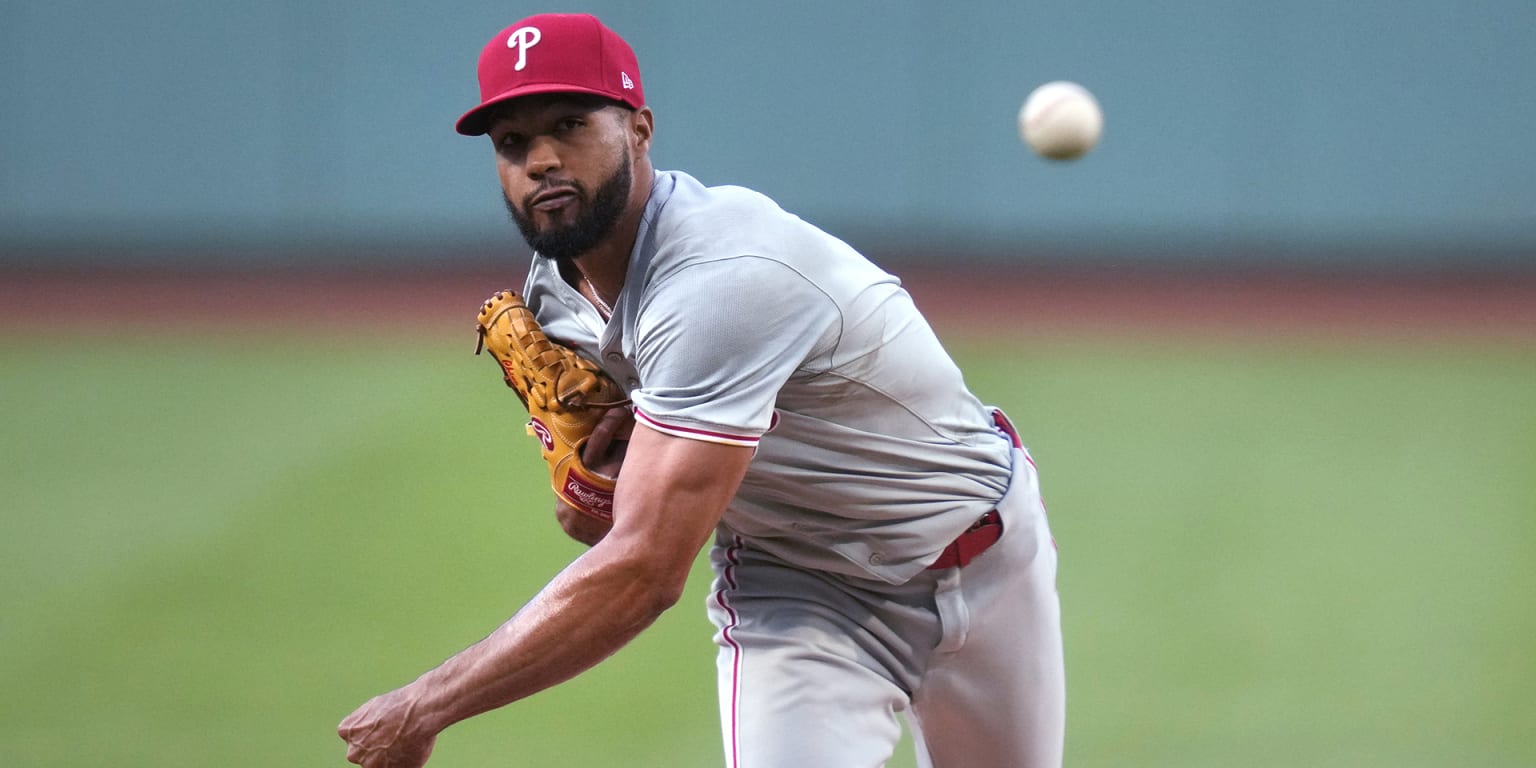 Bryce Harper makes mound visit to Cristopher Sánchez