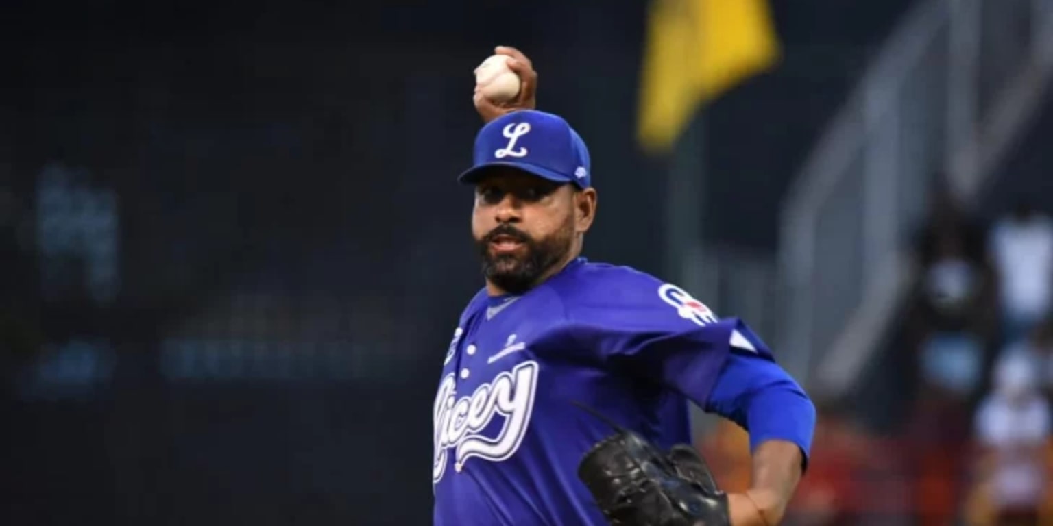 César Valdez es nombrado Lanzador del Año por la LIDOM