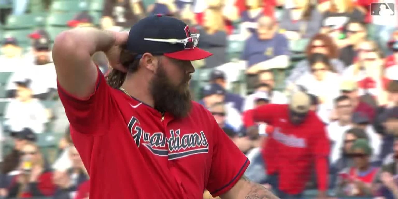 Bates de Guardianes silenciados por Cole, Yankees