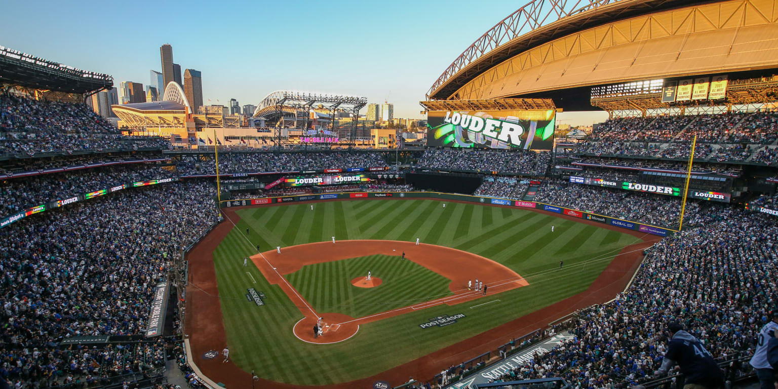 Mariners FanFest is sold out for the first time in club history