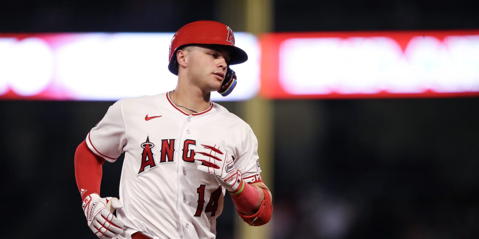 O’Hoppe dio su 8vo HR del mes en revés de los Angelinos