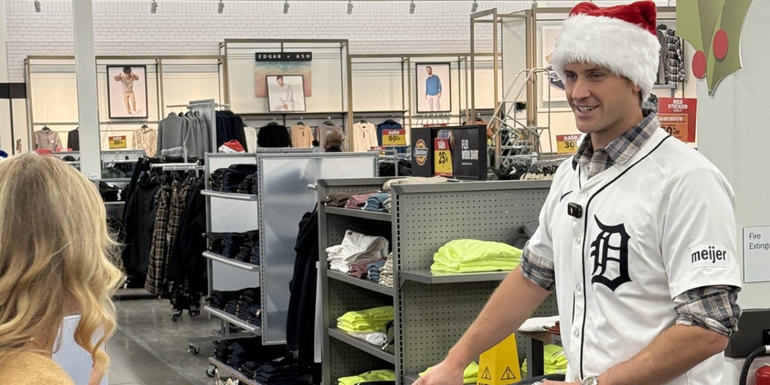 Sawyer Gipson-Long helps Detroit children celebrate holidays