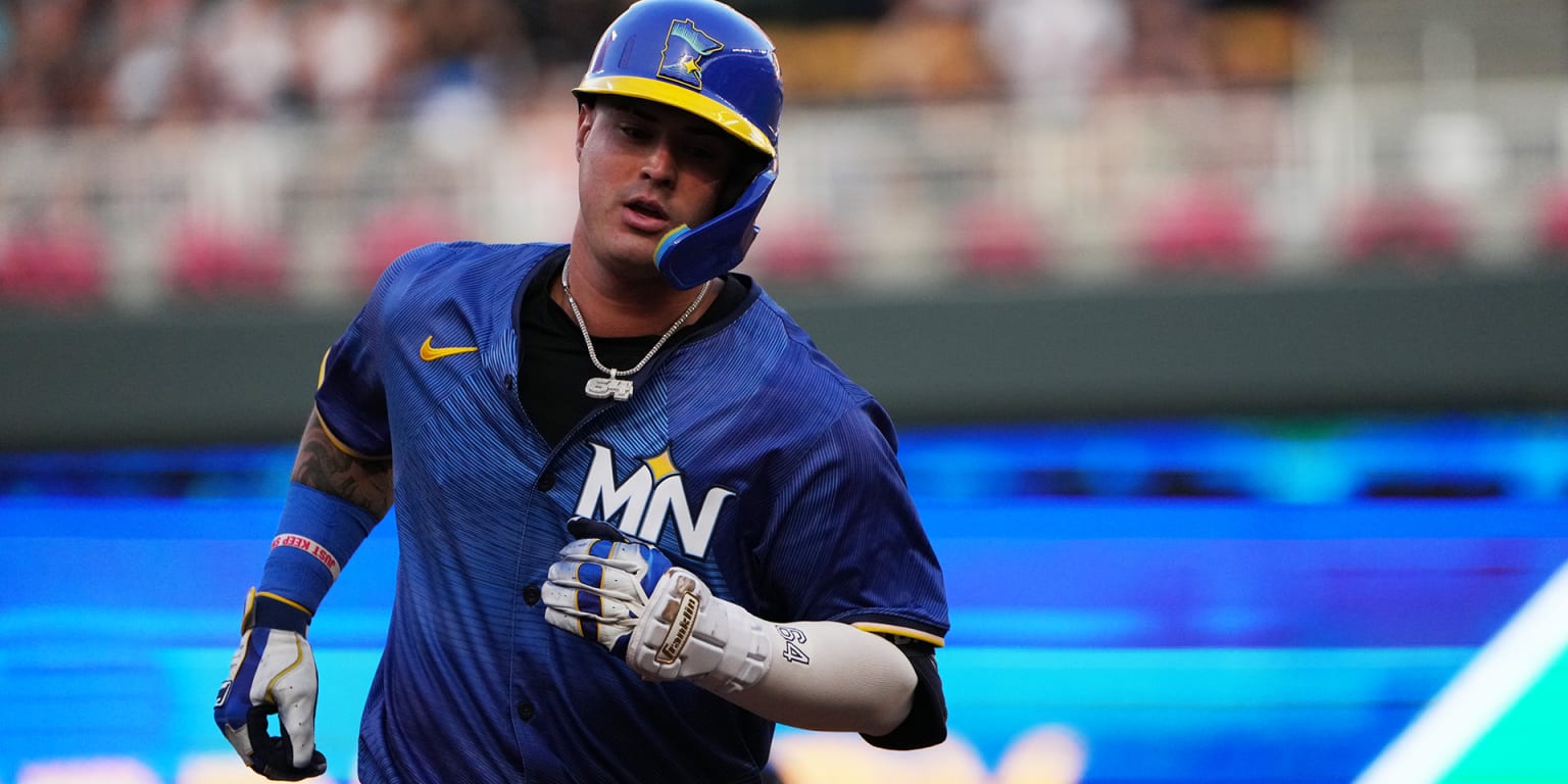 10 turnos al bat, 10 hits: Miranda hace historia con los Twins