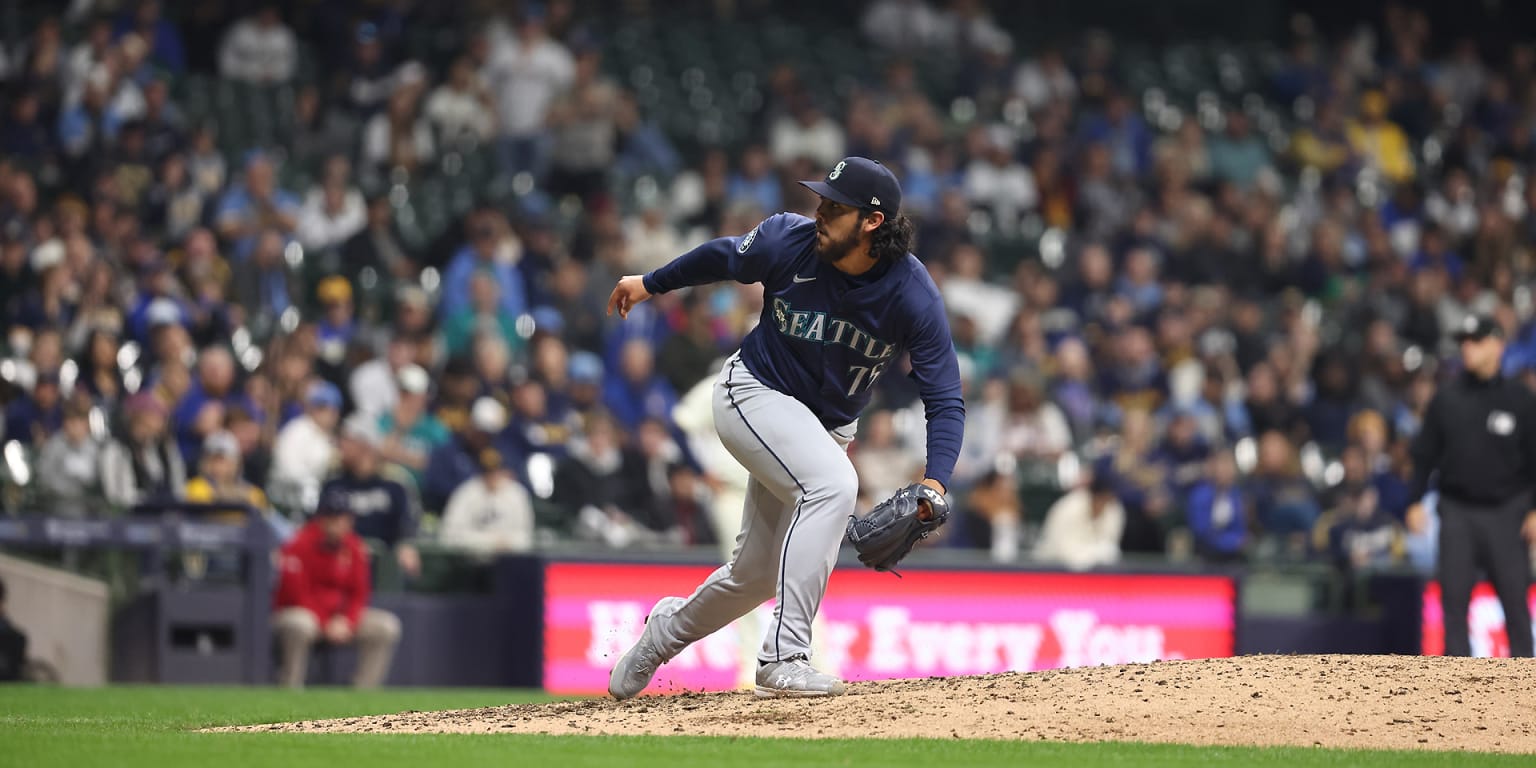 Mariners lose walk-off to Brewers in series opener