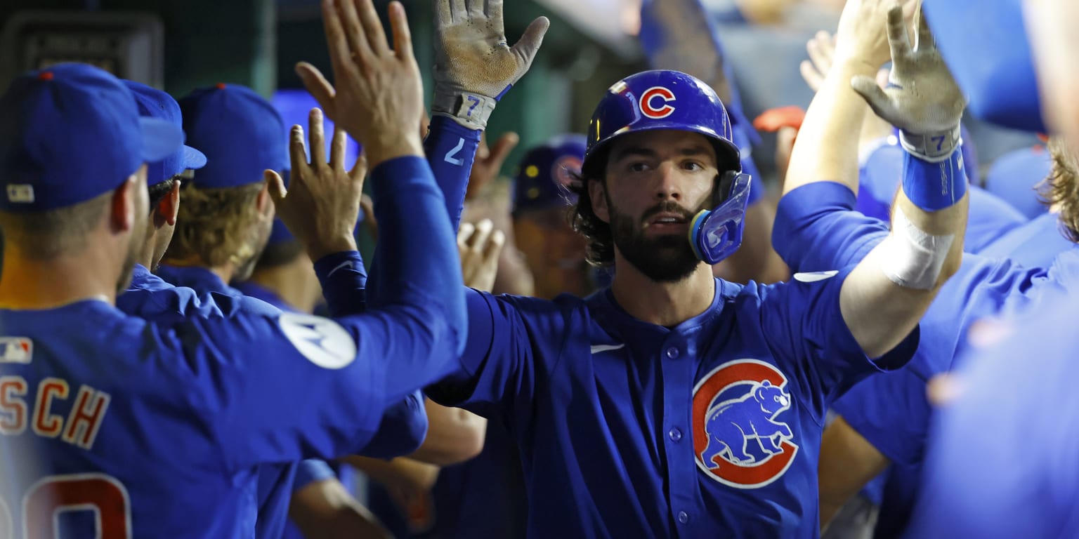 Dansby Swanson homers on mom's birthday in Cubs' win vs. Pirates