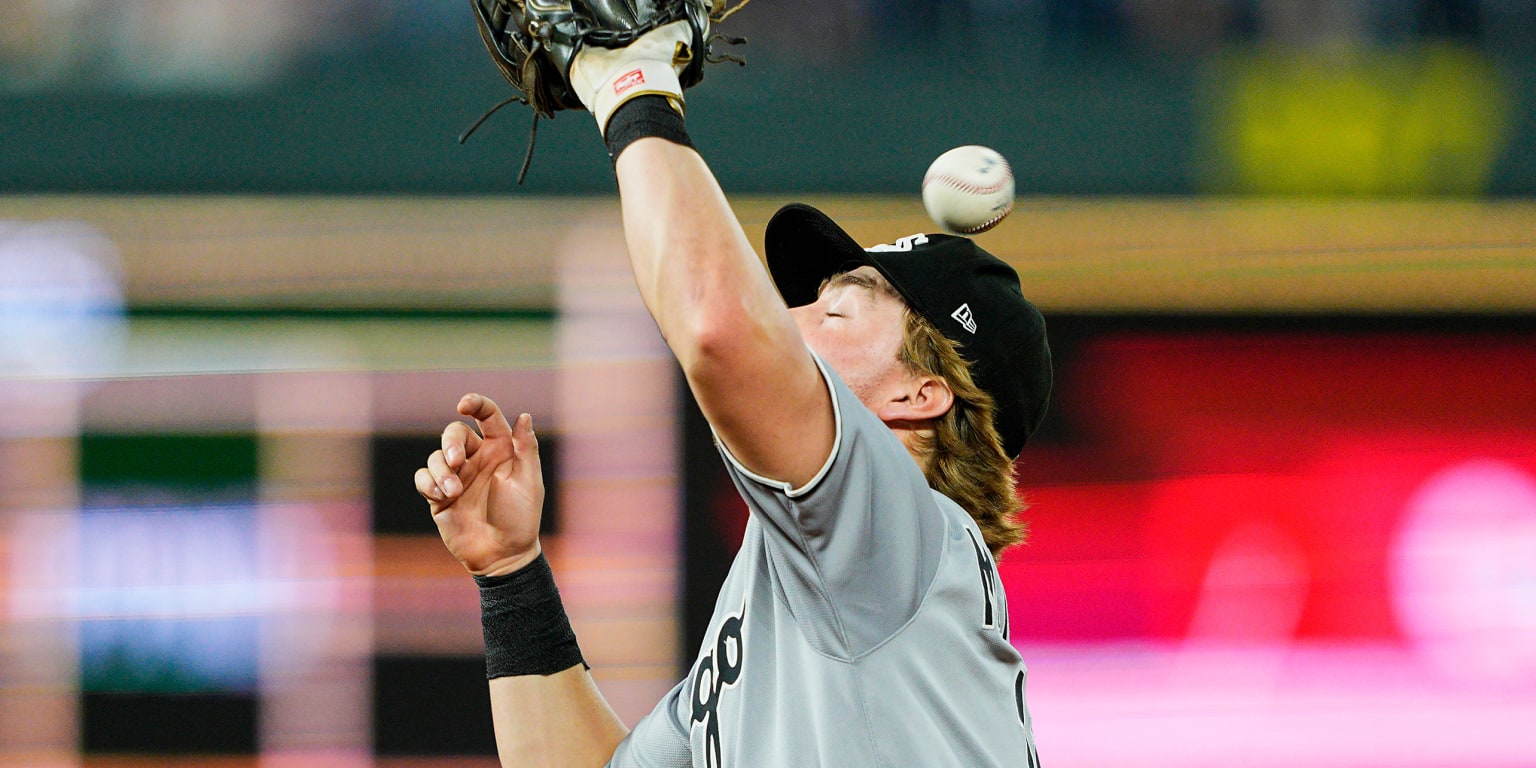 Chase Meidroth unable to catch pop-up when ball hits him in head