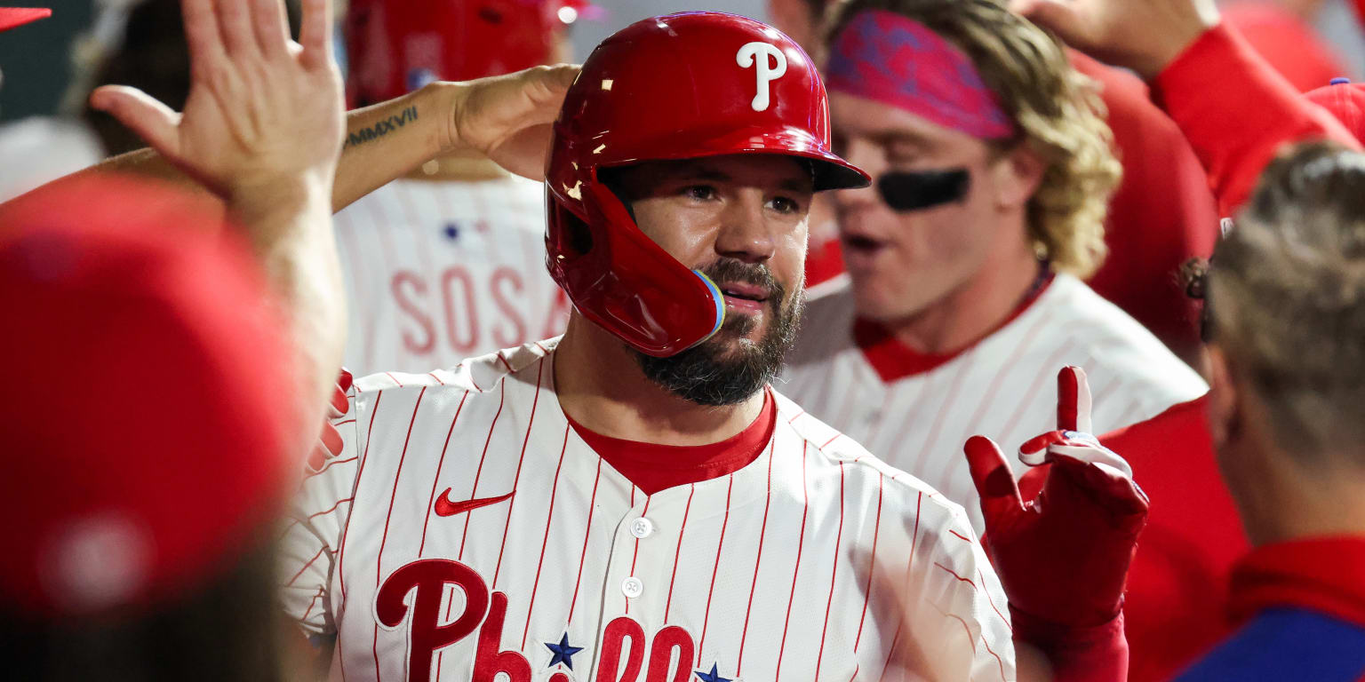 Phillies clinch first-round bye in 2025 playoffs