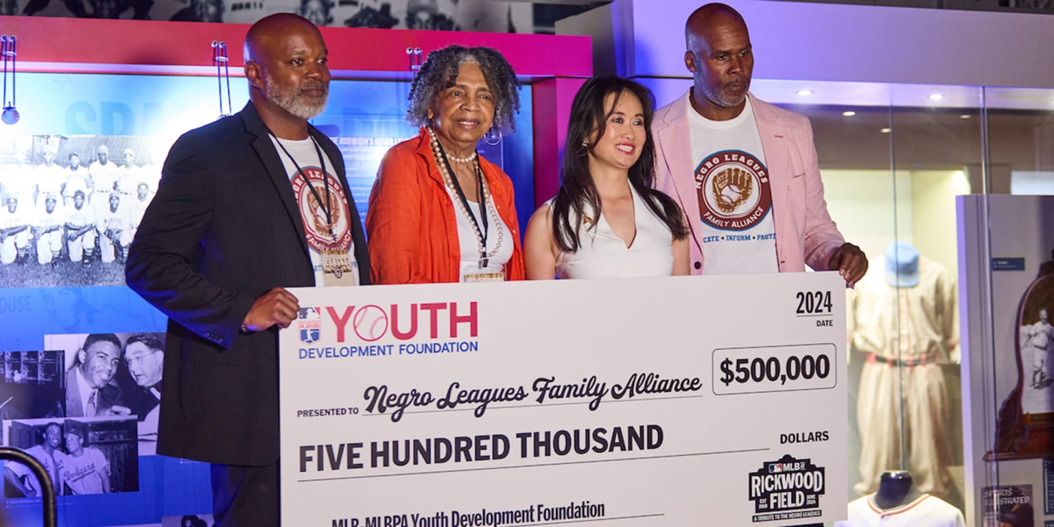 MLB-MLBPA makes donation to the Negro Leagues Family Alliance