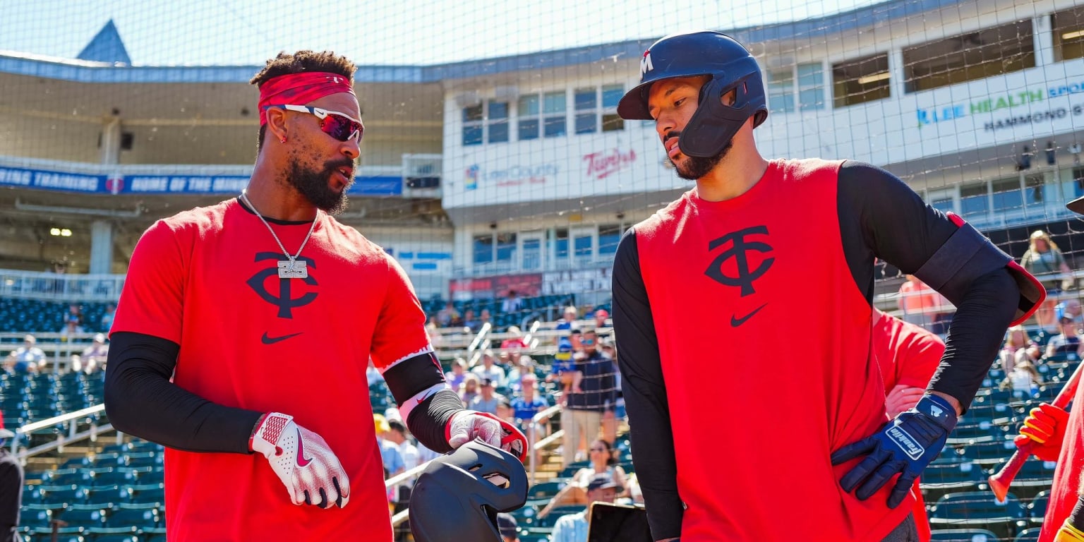 Twins hold first full-squad Spring Training workout
