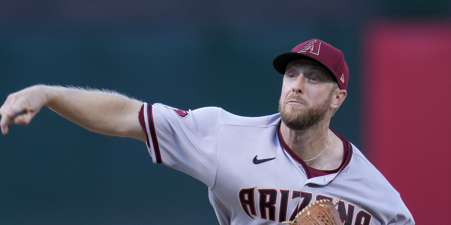 Kelly luce estelar y D-backs imponen su ley en Oakland