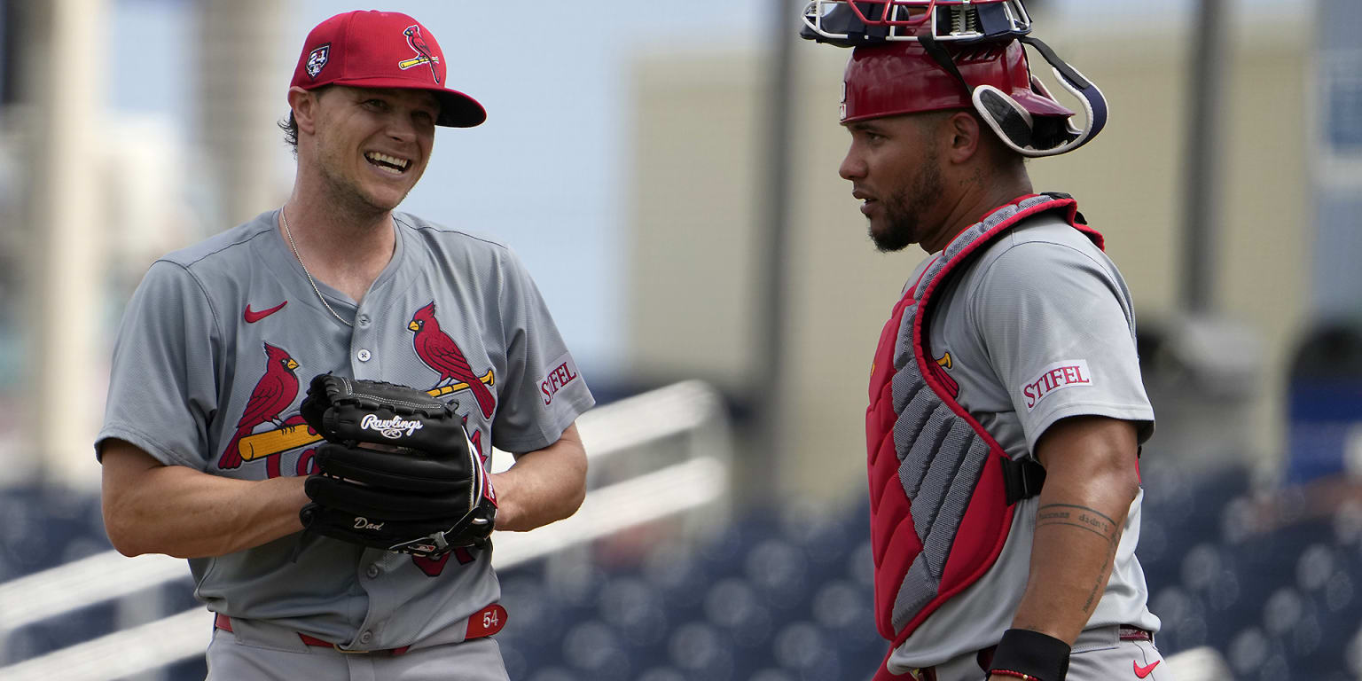 Willson Contreras Sonny Gray committed to Cardinals