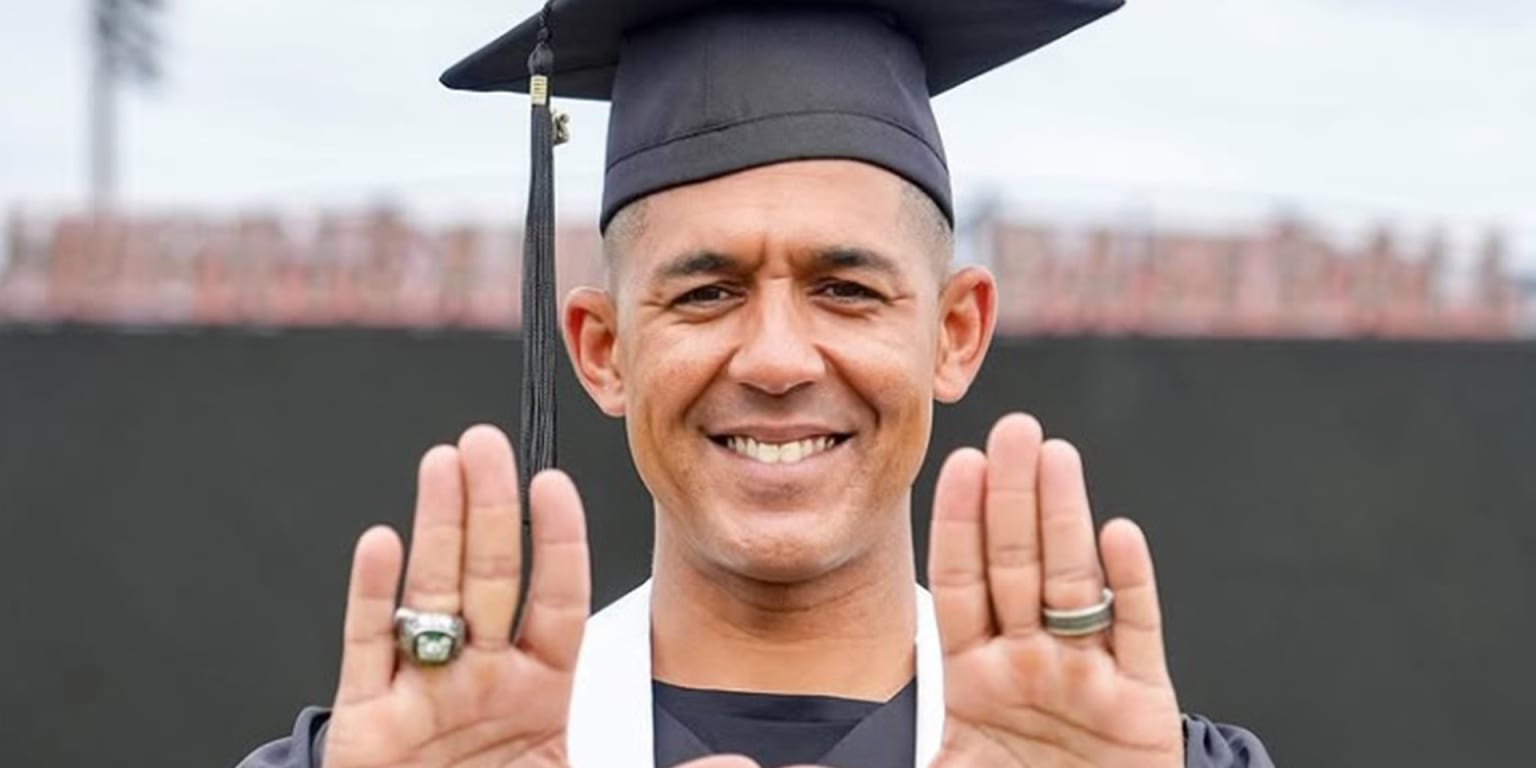 Jon Jay, Cardinals coach, earns college degree