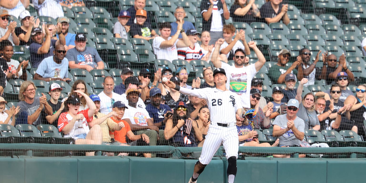 White Sox lose final home game of 2025 to Padres