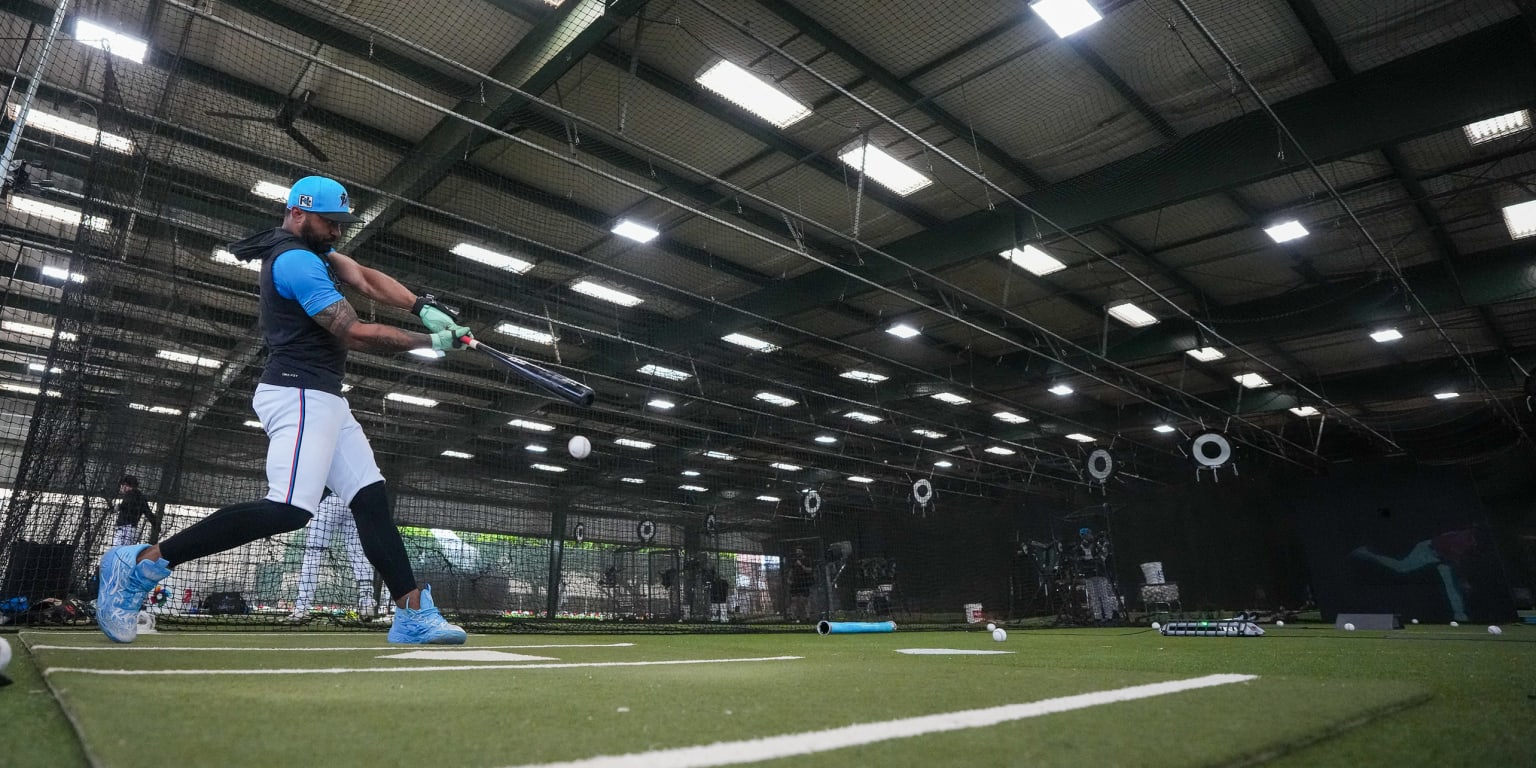 Miami Marlins use revolutionary Trajekt Arc hitting machine