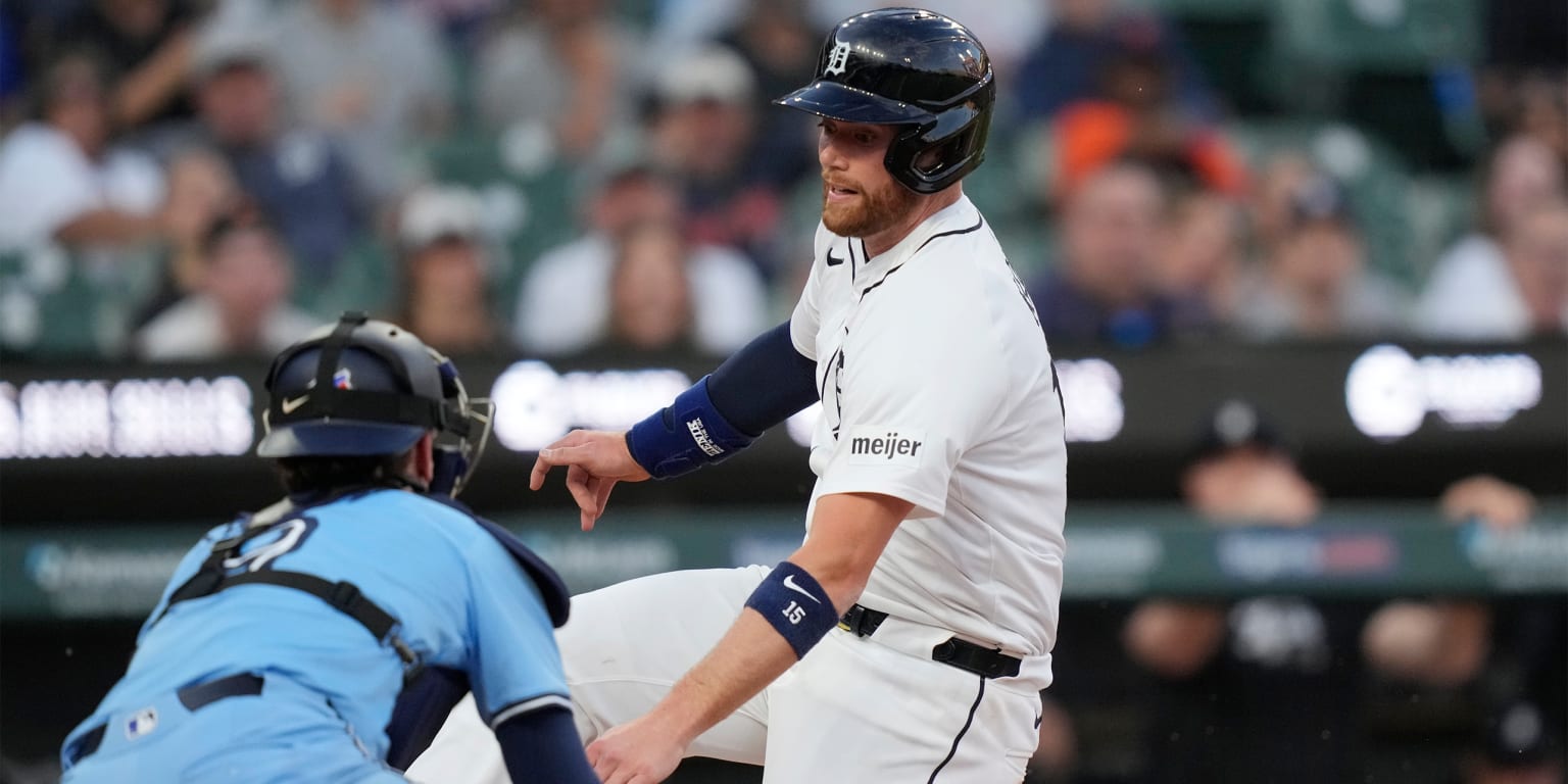 Carson Kelly's out at home magnified by cold bats