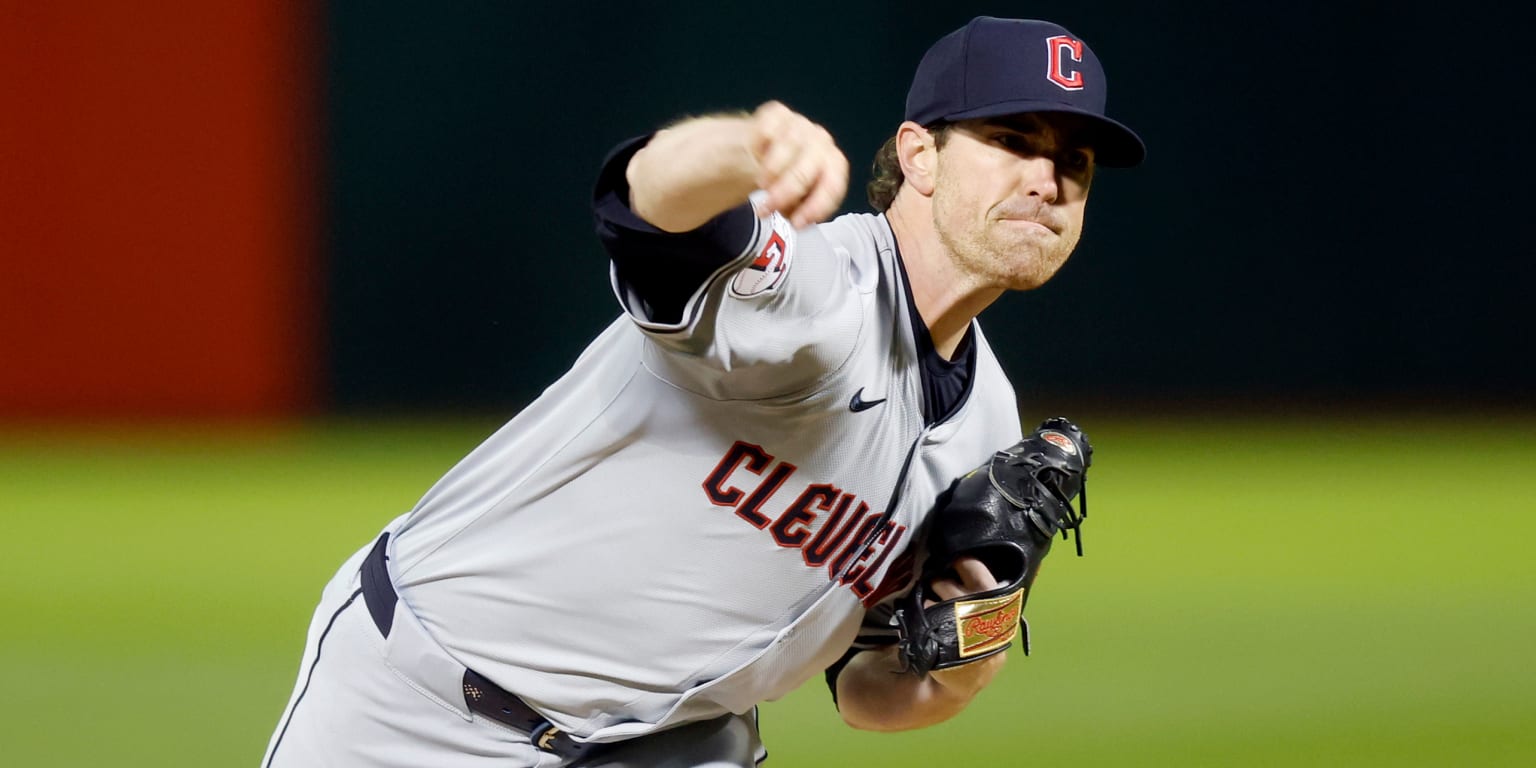 Shane Bieber traded to Blue Jays