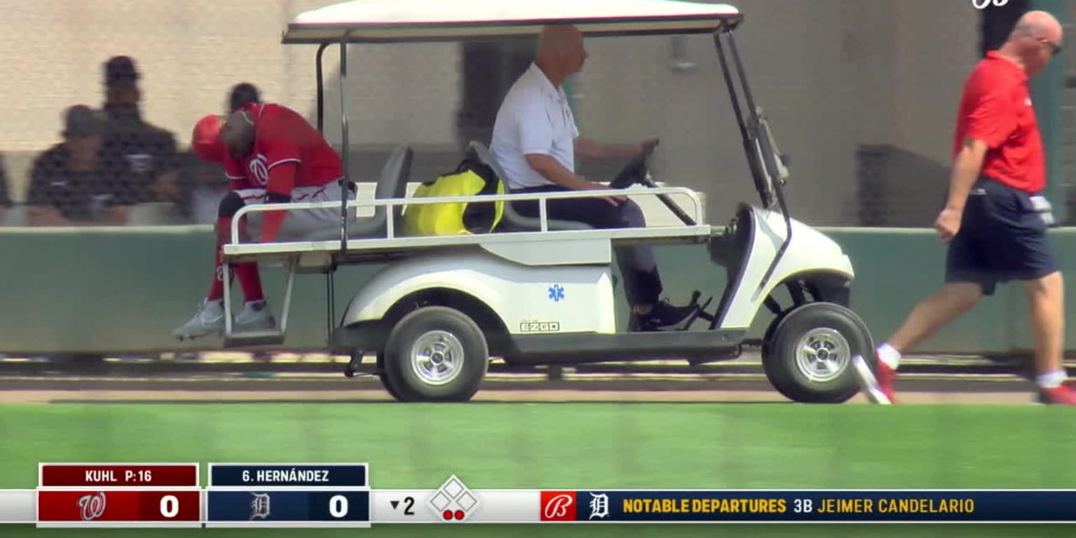 Victor Robles exits with left leg injury