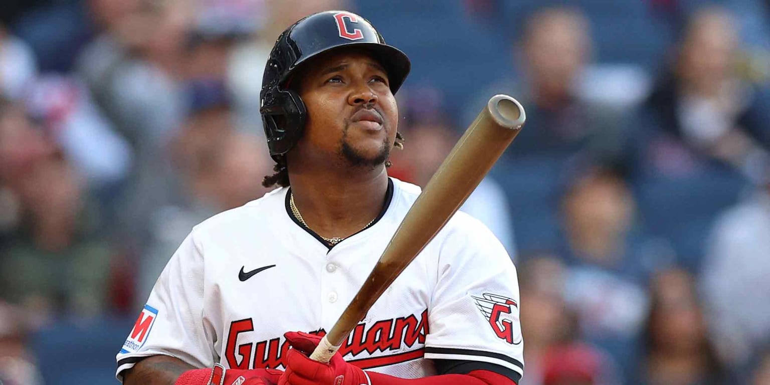 José Ramírez becomes franchise leader in homers by a third baseman