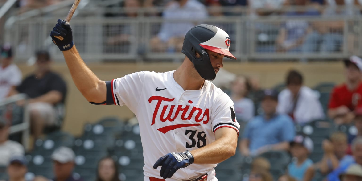 Twins have missed opportunities in series vs. Brewers