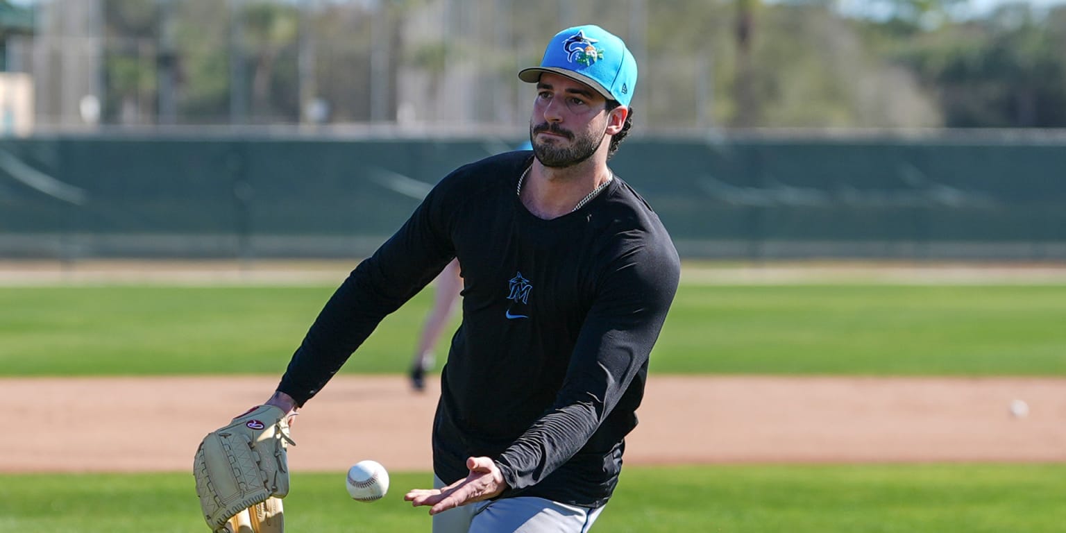 Andrew Nardi throws bullpen at Marlins camp