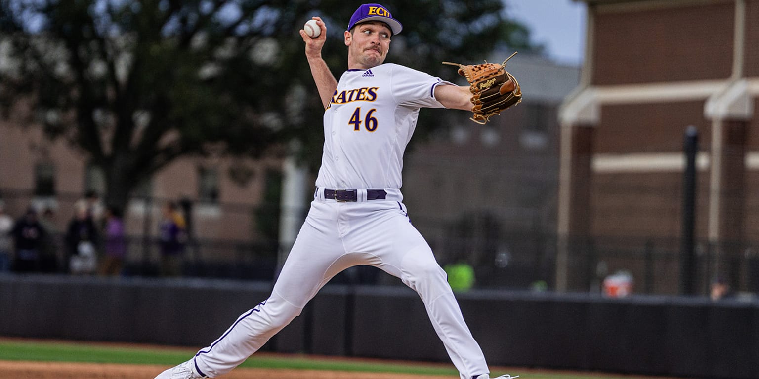 First-round Draft pick Trey Yesavage signs with Blue Jays