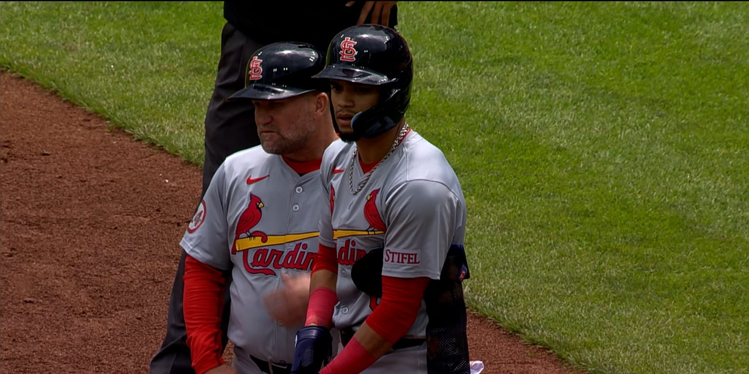 Masyn Winn extends hit streak to 18 games