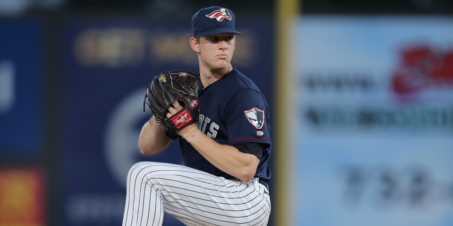 Giants trade Camilo Doval to Yankees, Mike Yastrzemski to Royals