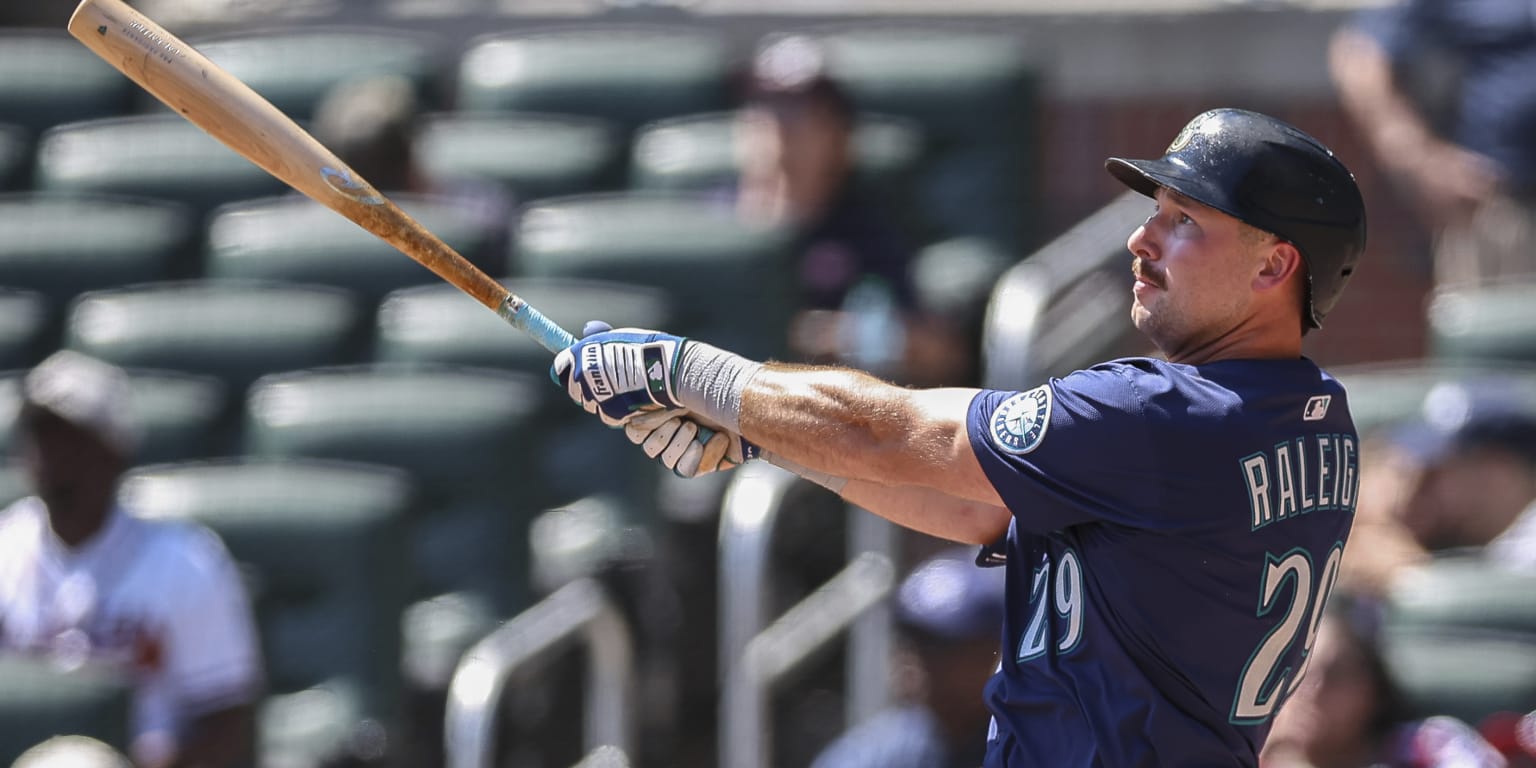 Cal Raleigh hits 53rd home run, Mariners score 18 runs vs. Braves