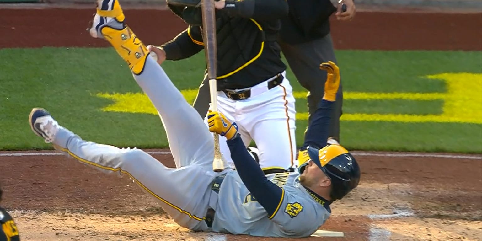 Jared Jones makes Brice Turang fall down on strikeout