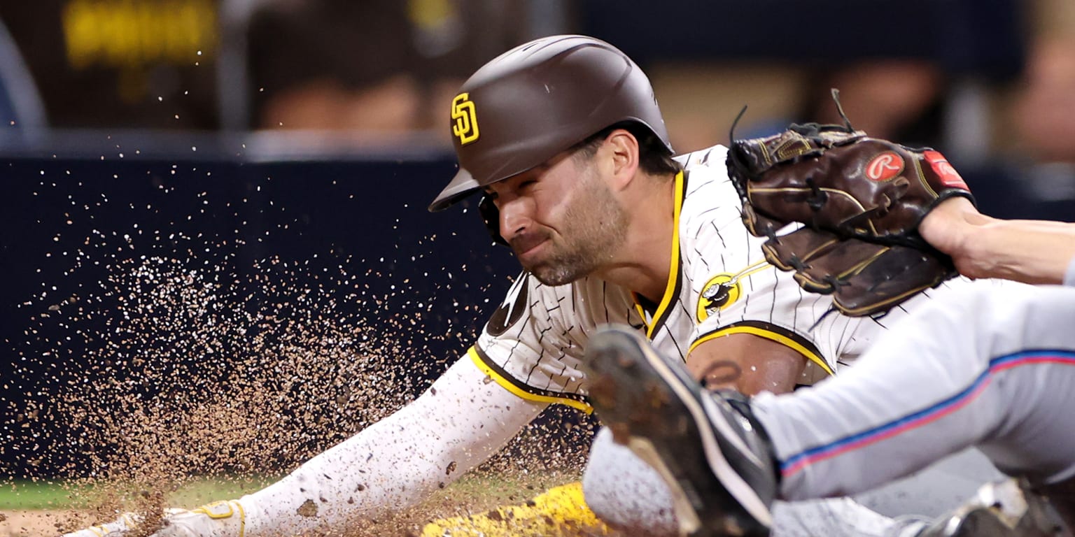 Pinch-runner Tyler Wade scores winning run in 11th