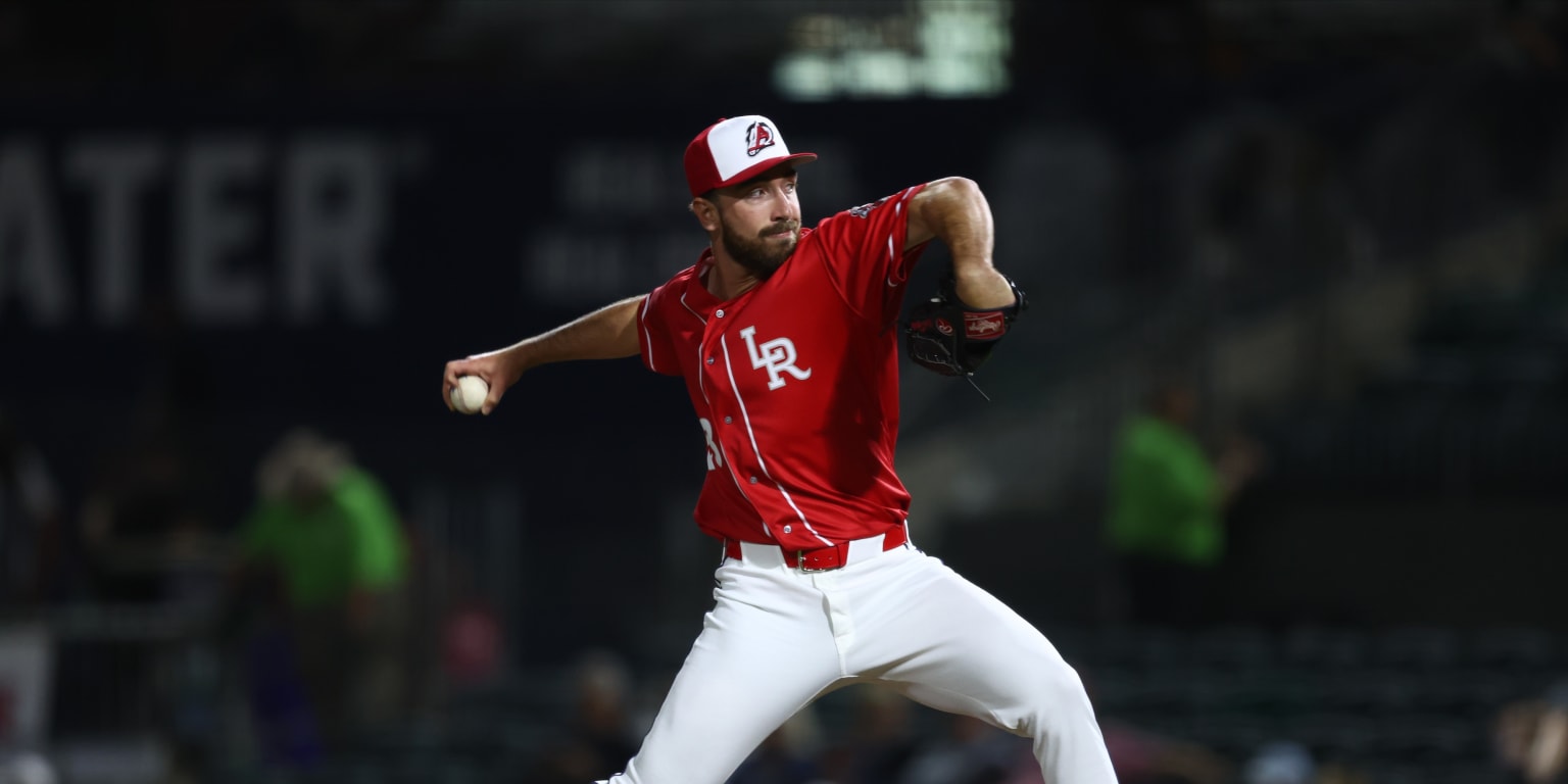 Mariners call up Nick Davila to join bullpen