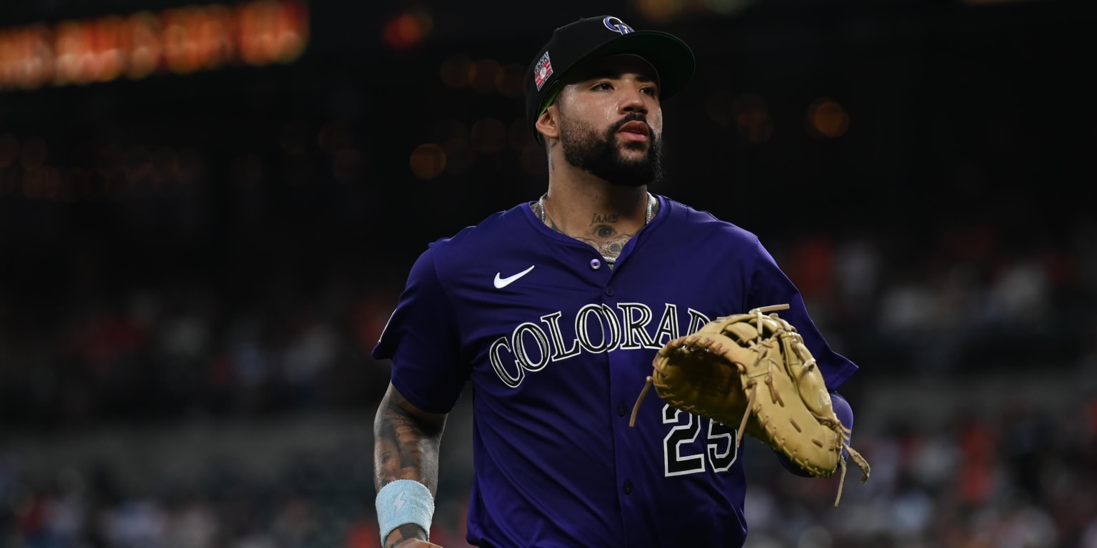 Warming Bernabel called up to make MLB debut with Rockies