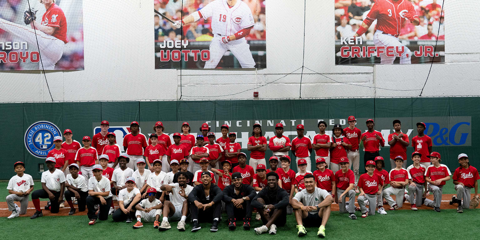 Reds' Minor Leaguers teach kids at Reds Youth Academy