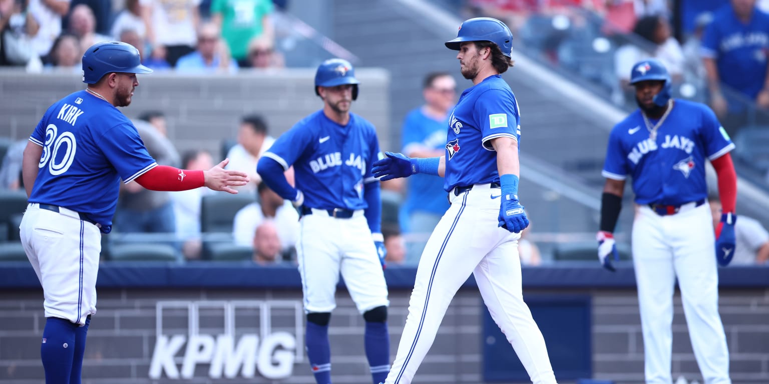 Blue Jays beat Yankees, move into tie for first in AL East