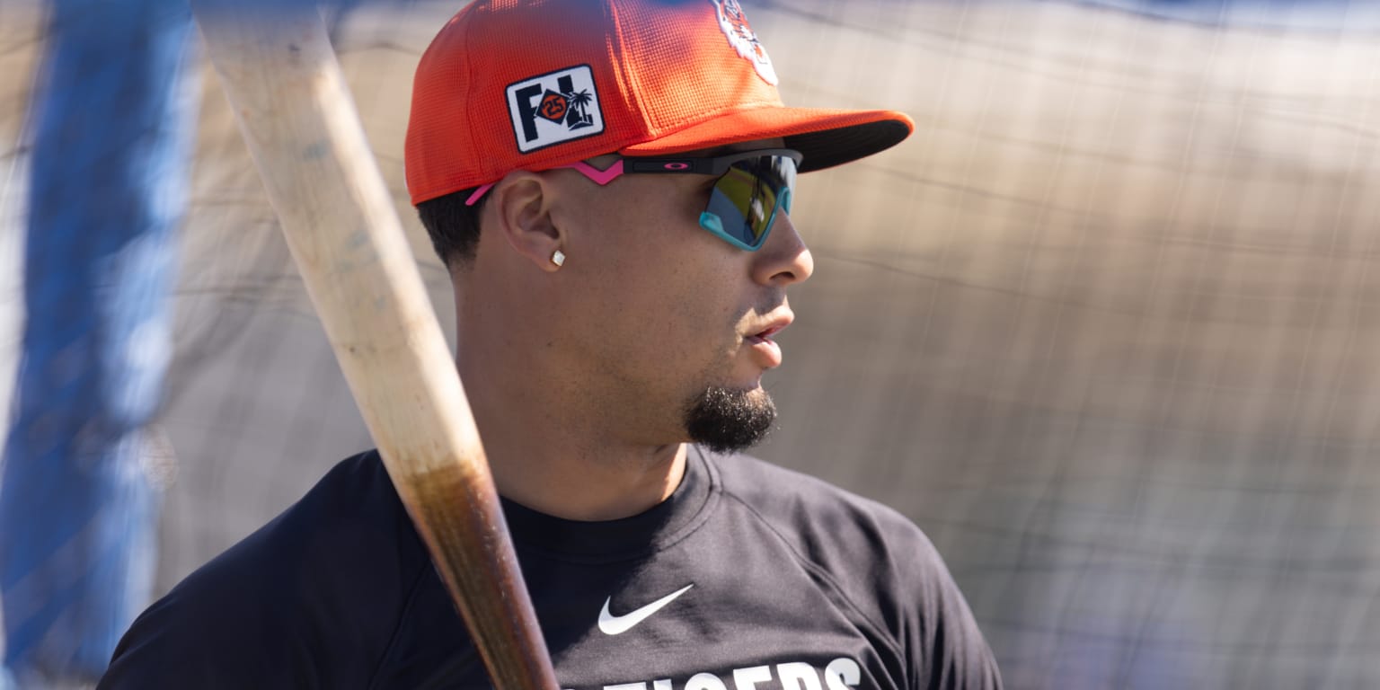 Javier Báez enthusiastic about opportunity to play center field