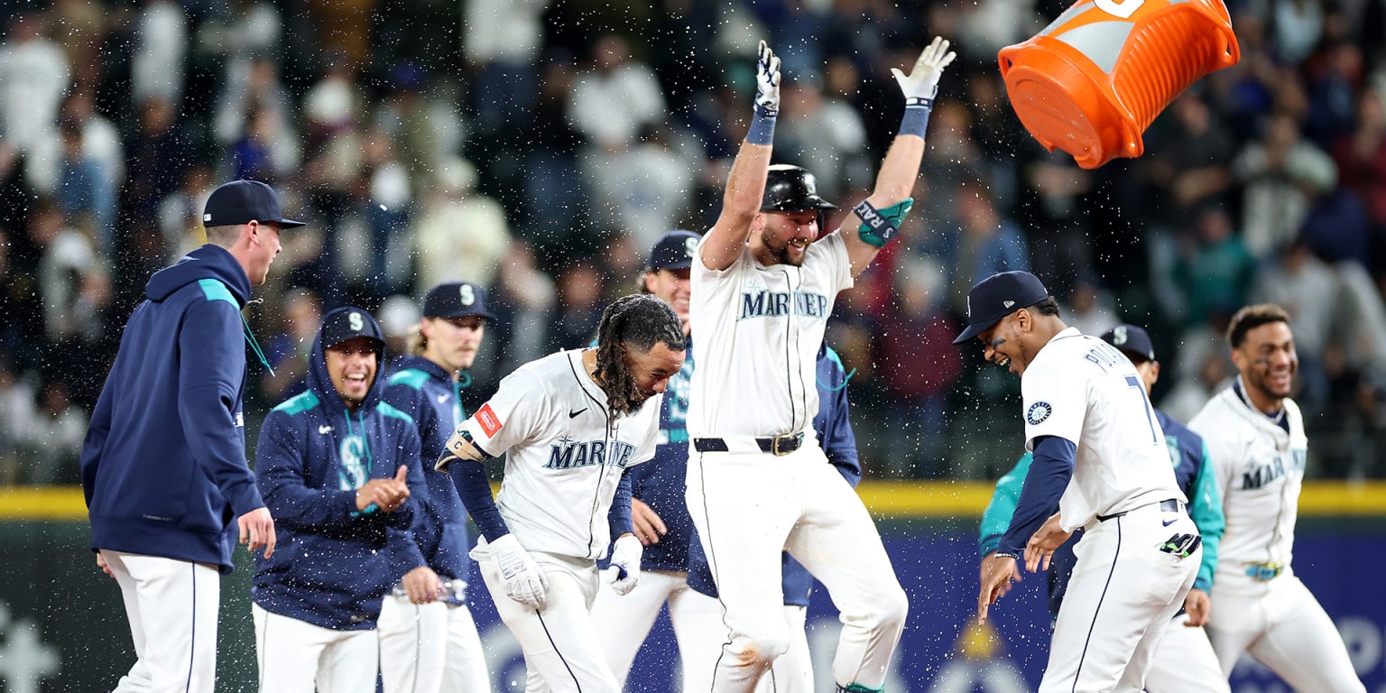 Bryan Woo, J.P. Crawford power Mariners' walk-off win vs. Yankees