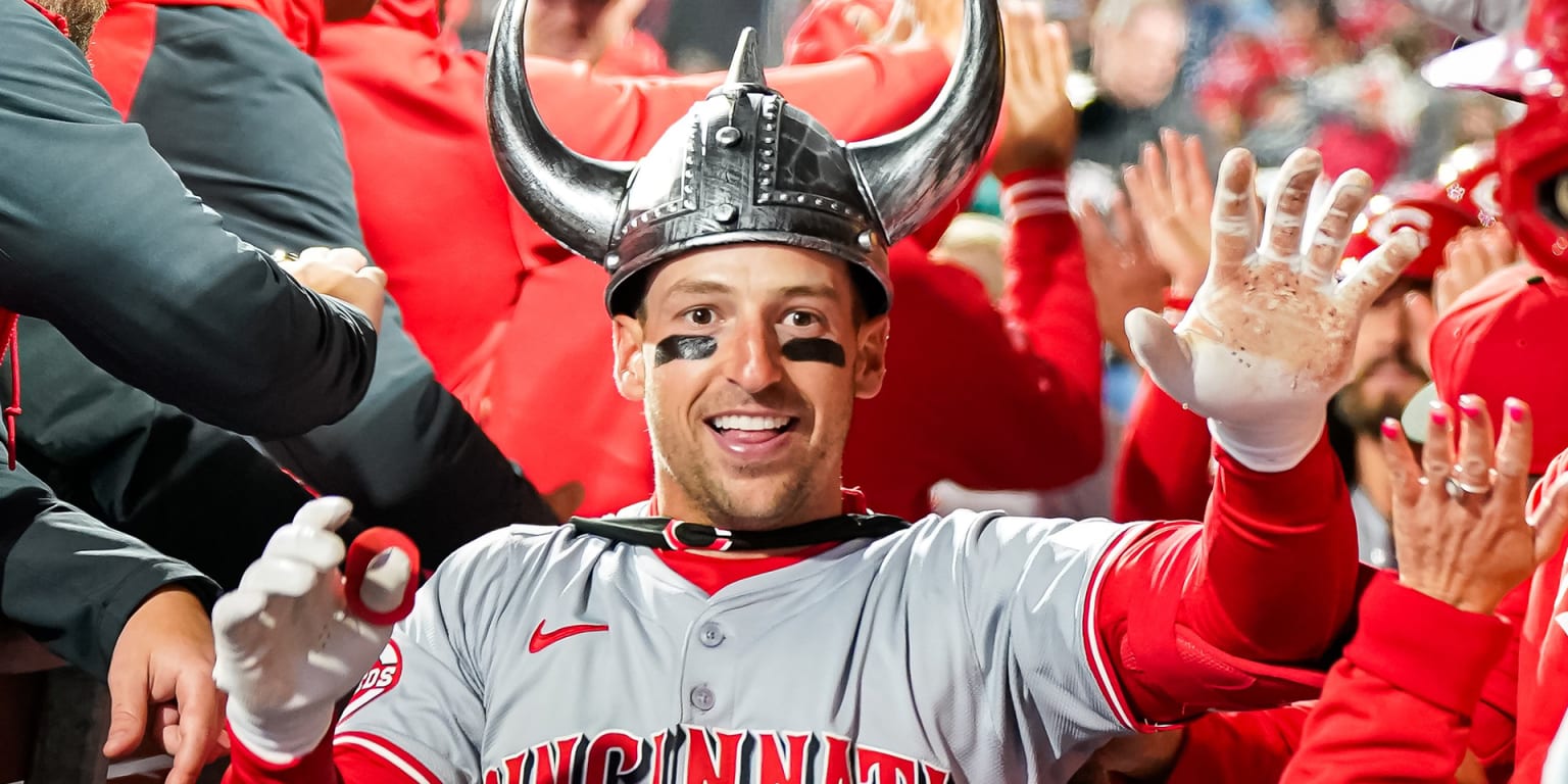 Spencer Steer hits grand slam in 10th inning vs. Phillies