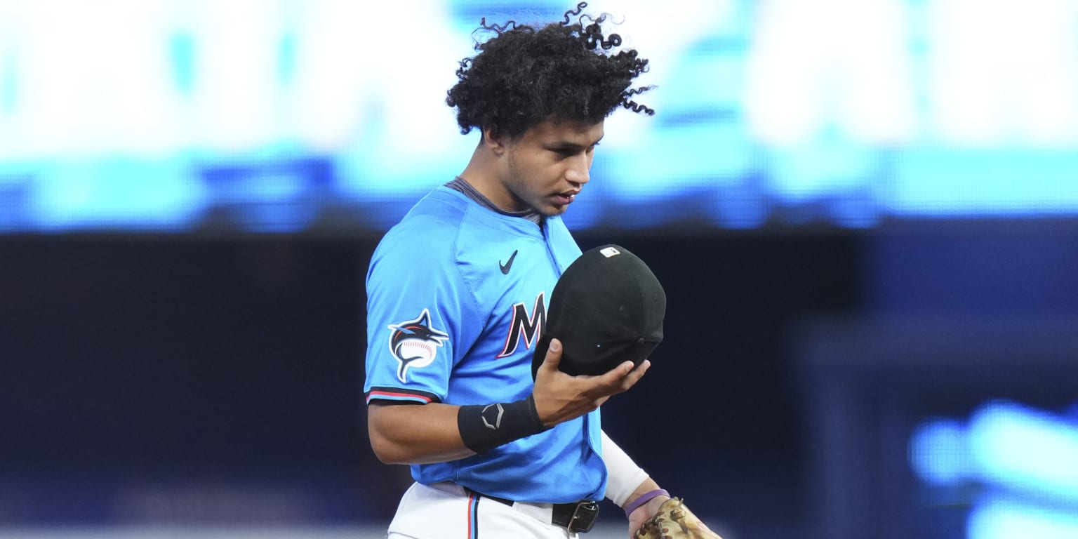 Javier Sanoja gets first two MLB hits in first MLB start