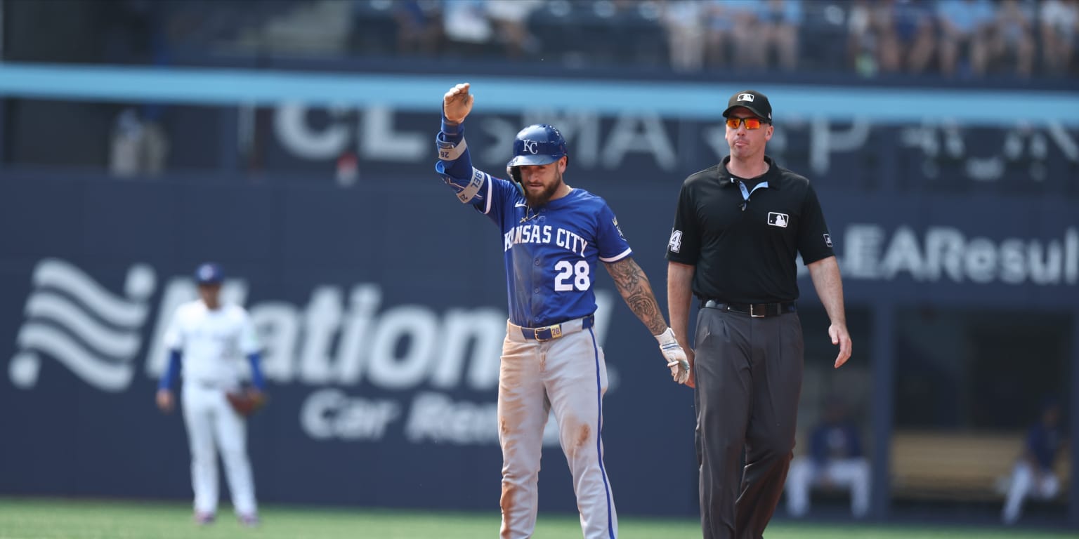 Royals rally for comeback win over Blue Jays