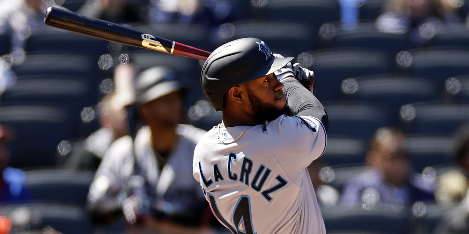 Bryan De La Cruz leads offensive outburst in Marlins win