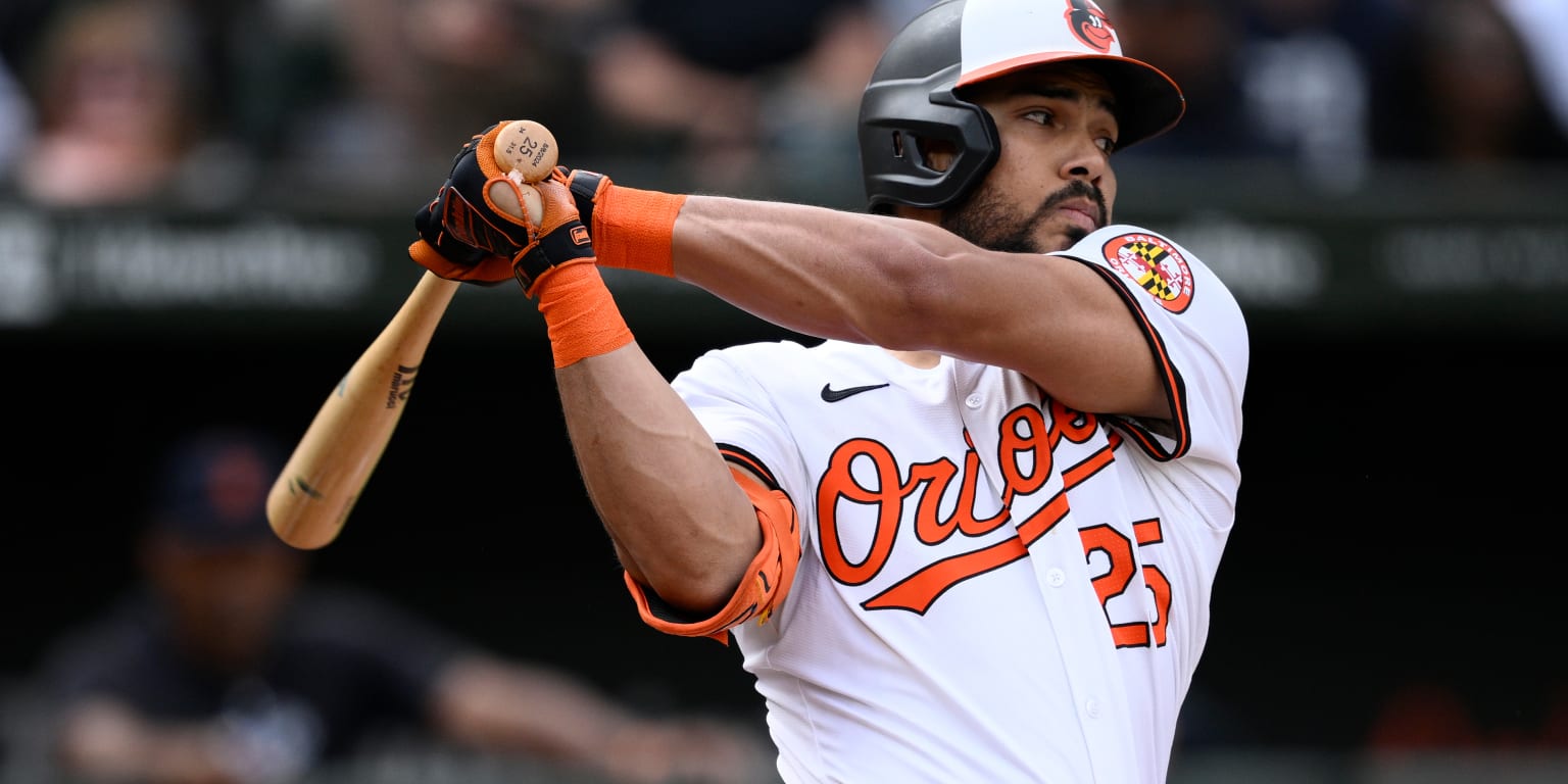 MLB Trade Rumors and 2024-2025 Free Agent Signings